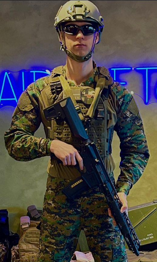 Klar til kamp - Find dit Airsoft grej hos Airsoftgeek - Vi klær dig på